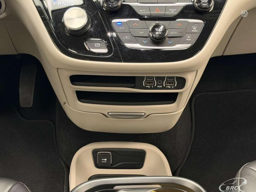 Pelēks Chrysler Pacifica 2023 Viļņa, ar dzinēja tilpumu 3.60 L un nobraukumu 123 tūkst. km par 22900 €, foto 21 vietnē AUTOMOTO.COM.LV