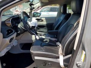 Pelēks Chrysler Pacifica 2023 Šauļi, ar dzinēja tilpumu 3.60 L un nobraukumu 55 tūkst. km par 13800 €, foto 8 vietnē AUTOMOTO.COM.LV