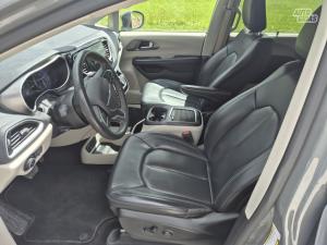 Grey Chrysler Pacifica 2023 in Kretinga, with an engine capacity of 3.60 L and mileage of 134 thousand km for 24000 €, photo 10 on AUTOMOTO.COM.LV