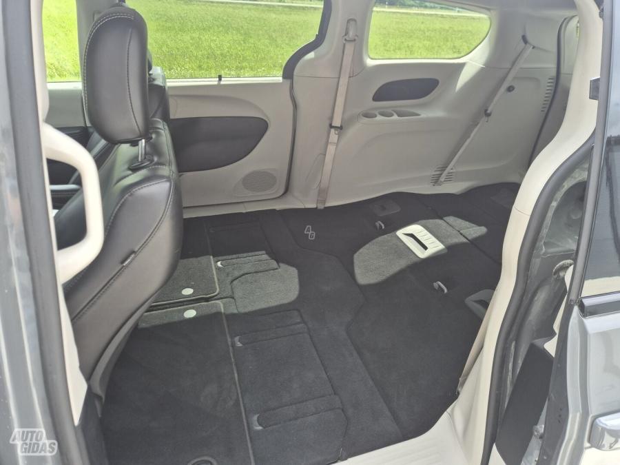 Grey Chrysler Pacifica 2023 in Kretinga, with an engine capacity of 3.60 L and mileage of 134 thousand km for 24000 €, photo 11 on AUTOMOTO.COM.LV