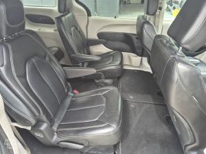 Grey Chrysler Pacifica 2023 in Kretinga, with an engine capacity of 3.60 L and mileage of 134 thousand km for 24000 €, photo 13 on AUTOMOTO.COM.LV