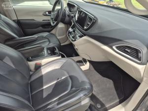 Grey Chrysler Pacifica 2023 in Kretinga, with an engine capacity of 3.60 L and mileage of 134 thousand km for 24000 €, photo 15 on AUTOMOTO.COM.LV