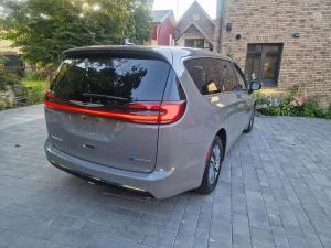 Pelēks Chrysler Pacifica 2023 Kauņa, ar dzinēja tilpumu 3.61 L un nobraukumu 96 tūkst. km par 29900 €, foto 7 vietnē AUTOMOTO.COM.LV
