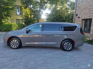 Pelēks Chrysler Pacifica 2023 Kauņa, ar dzinēja tilpumu 3.61 L un nobraukumu 96 tūkst. km par 29900 €, foto 8 vietnē AUTOMOTO.COM.LV