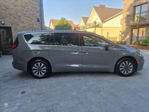 Pelēks Chrysler Pacifica 2023 Kauņa, ar dzinēja tilpumu 3.61 L un nobraukumu 96 tūkst. km par 29900 €, foto 9 vietnē AUTOMOTO.COM.LV