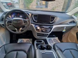 Pelēks Chrysler Pacifica 2023 Kauņa, ar dzinēja tilpumu 3.61 L un nobraukumu 96 tūkst. km par 29900 €, foto 11 vietnē AUTOMOTO.COM.LV