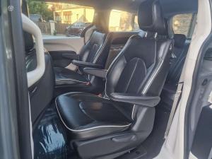 Pelēks Chrysler Pacifica 2023 Kauņa, ar dzinēja tilpumu 3.61 L un nobraukumu 96 tūkst. km par 29900 €, foto 12 vietnē AUTOMOTO.COM.LV