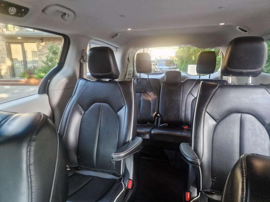 Pelēks Chrysler Pacifica 2023 Kauņa, ar dzinēja tilpumu 3.61 L un nobraukumu 96 tūkst. km par 29900 €, foto 13 vietnē AUTOMOTO.COM.LV