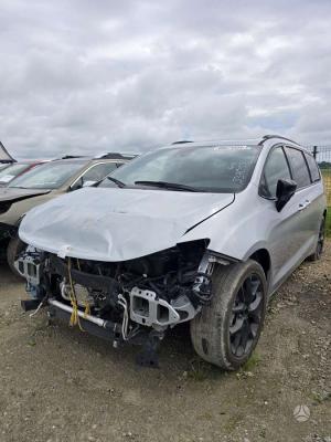Pelēks Chrysler Pacifica 2023 Šauļi, ar dzinēja tilpumu 3.60 L un nobraukumu 53 tūkst. km par 18000 €, foto 4 vietnē AUTOMOTO.COM.LV