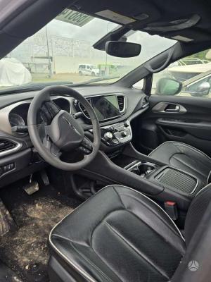 Pelēks Chrysler Pacifica 2023 Šauļi, ar dzinēja tilpumu 3.60 L un nobraukumu 53 tūkst. km par 18000 €, foto 6 vietnē AUTOMOTO.COM.LV