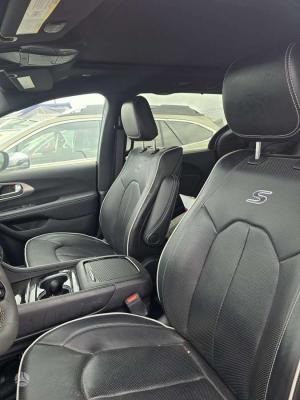 Pelēks Chrysler Pacifica 2023 Šauļi, ar dzinēja tilpumu 3.60 L un nobraukumu 53 tūkst. km par 18000 €, foto 7 vietnē AUTOMOTO.COM.LV