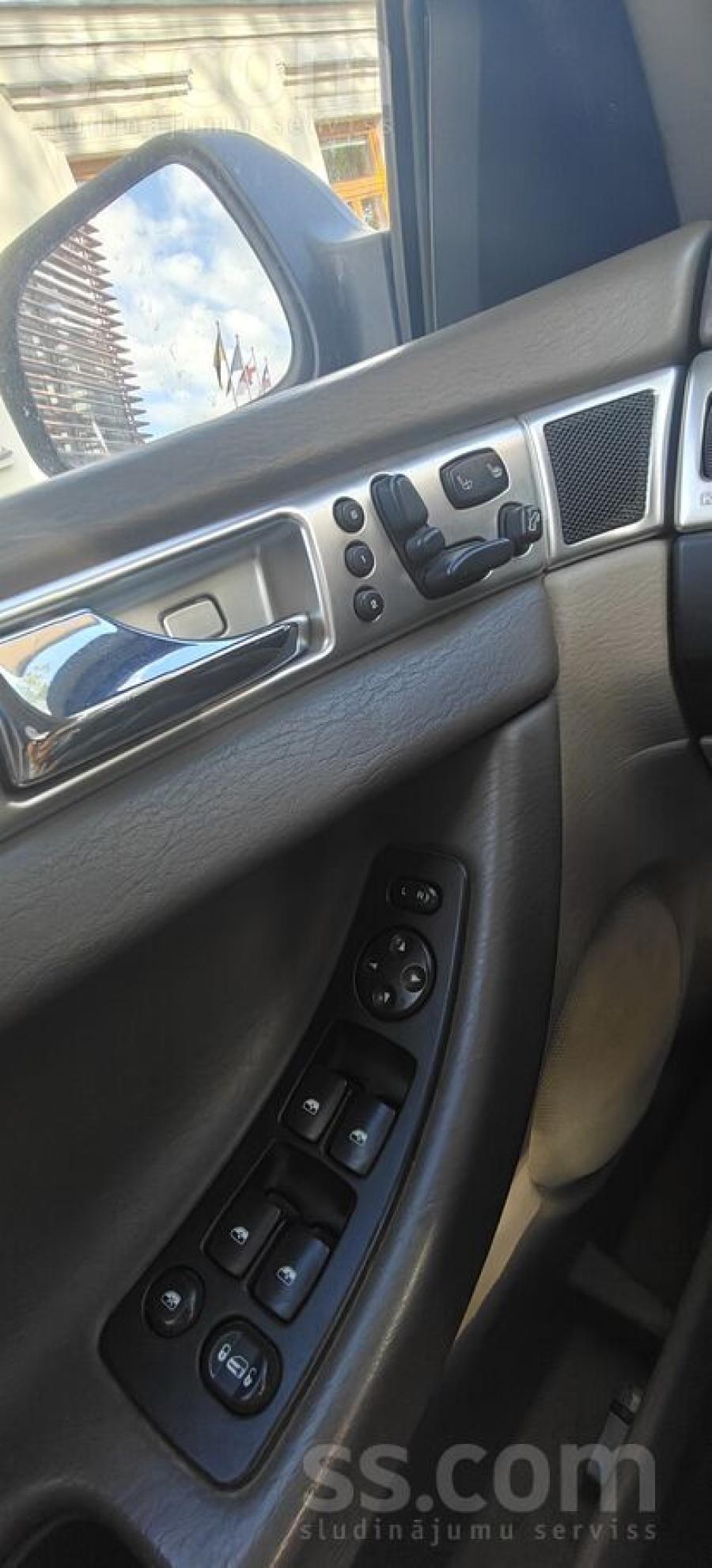 Pelēks Chrysler Pacifica 2004 Ventspils, ar dzinēja tilpumu 3.50 L un nobraukumu 386 tūkst. km par 1100 €, foto 9 vietnē AUTOMOTO.COM.LV