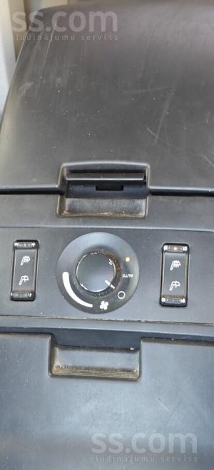 Pelēks Chrysler Pacifica 2004 Ventspils, ar dzinēja tilpumu 3.50 L un nobraukumu 386 tūkst. km par 1100 €, foto 11 vietnē AUTOMOTO.COM.LV
