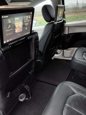 Grey Chrysler Pacifica 2020 in Palanga, with an engine capacity of 3.60 L and mileage of 117 thousand km for 18750 €, photo 6 on AUTOMOTO.COM.LV