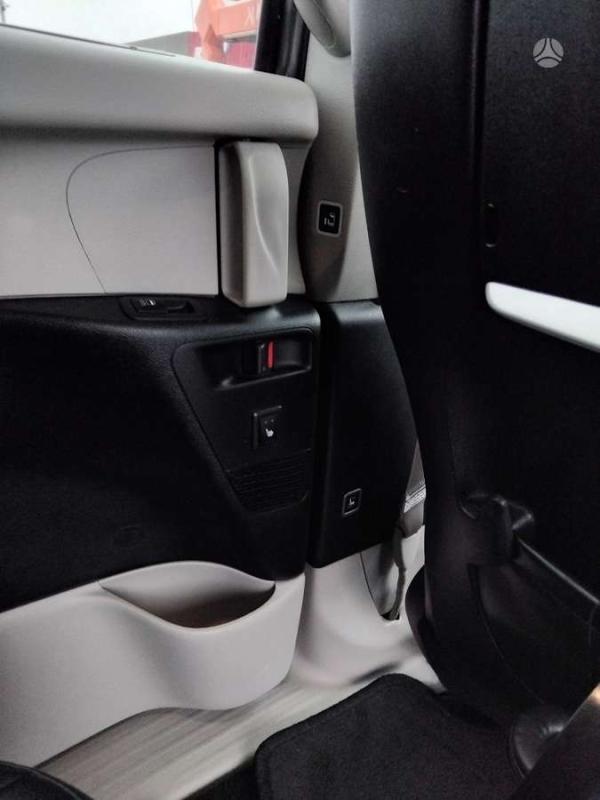 Grey Chrysler Pacifica 2020 in Palanga, with an engine capacity of 3.60 L and mileage of 117 thousand km for 18750 €, photo 8 on AUTOMOTO.COM.LV
