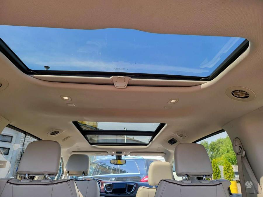 Grey Chrysler Pacifica 2020 in Siauliai, with an engine capacity of 3.60 L and mileage of 141 thousand km for 17450 €, photo 23 on AUTOMOTO.COM.LV