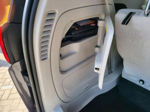 Grey Chrysler Pacifica 2020 in Siauliai, with an engine capacity of 3.60 L and mileage of 141 thousand km for 17450 €, photo 25 on AUTOMOTO.COM.LV