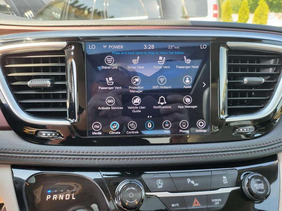 Grey Chrysler Pacifica 2020 in Siauliai, with an engine capacity of 3.60 L and mileage of 141 thousand km for 17450 €, photo 34 on AUTOMOTO.COM.LV