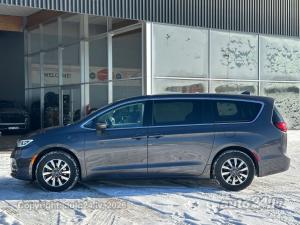 Pelēks Chrysler Pacifica 2022 Tallina, ar dzinēja tilpumu 3.60 L un nobraukumu 78 tūkst. km par 39900 €, foto 6 vietnē AUTOMOTO.COM.LV