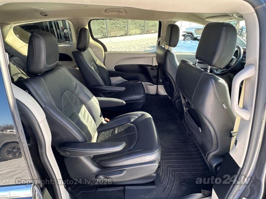 Pelēks Chrysler Pacifica 2022 Tallina, ar dzinēja tilpumu 3.60 L un nobraukumu 78 tūkst. km par 39900 €, foto 14 vietnē AUTOMOTO.COM.LV