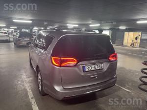 Chrysler Pacifica 2017 Rīga, ar dzinēja tilpumu 3.60 L un nobraukumu 180 tūkst. km par 16000 €, foto 3 vietnē AUTOMOTO.COM.LV