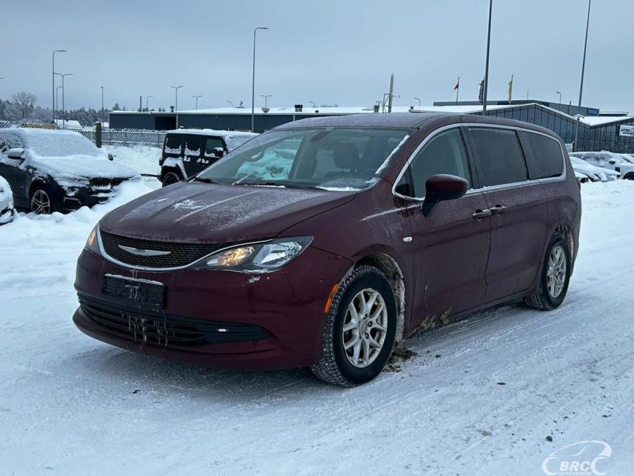 Chrysler Pacifica 2017 in Vilnius, with an engine capacity of 3.60 L and mileage of 149 thousand km for 12900 €, photo 1 on AUTOMOTO.COM.LV