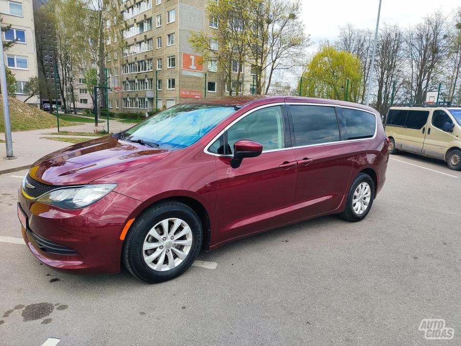 Chrysler Pacifica 2017 Kauņa, ar dzinēja tilpumu 3.60 L un nobraukumu 170 tūkst. km par 13850 €, foto 1 vietnē AUTOMOTO.COM.LV