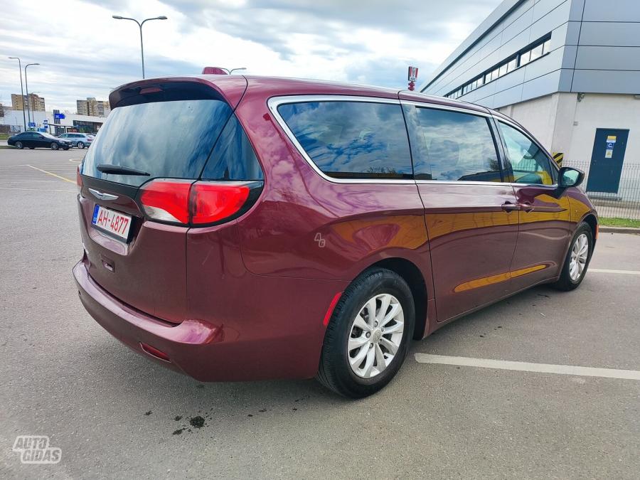 Chrysler Pacifica 2017 Kauņa, ar dzinēja tilpumu 3.60 L un nobraukumu 170 tūkst. km par 13850 €, foto 6 vietnē AUTOMOTO.COM.LV