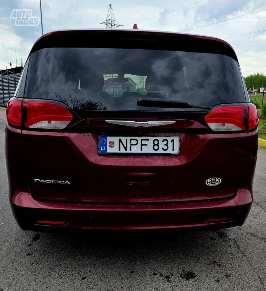 Chrysler Pacifica 2017 in Panevezys, with an engine capacity of 3.60 L and mileage of 139 thousand km for 14585 €, photo 3 on AUTOMOTO.COM.LV