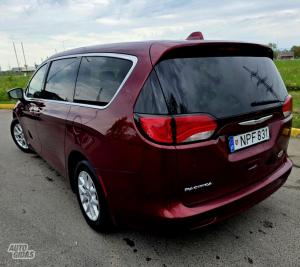 Chrysler Pacifica 2017 in Panevezys, with an engine capacity of 3.60 L and mileage of 139 thousand km for 14585 €, photo 4 on AUTOMOTO.COM.LV