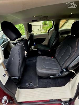 Chrysler Pacifica 2017 in Panevezys, with an engine capacity of 3.60 L and mileage of 139 thousand km for 14585 €, photo 8 on AUTOMOTO.COM.LV