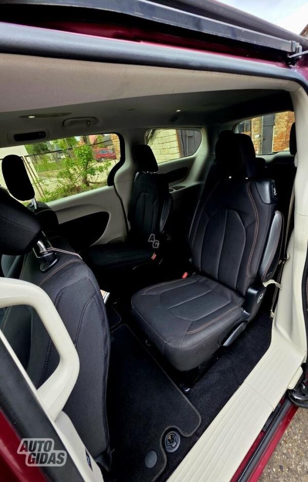 Chrysler Pacifica 2017 Panevēža, ar dzinēja tilpumu 3.60 L un nobraukumu 139 tūkst. km par 14585 €, foto 8 vietnē AUTOMOTO.COM.LV