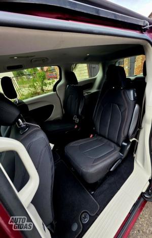 Chrysler Pacifica 2017 in Panevezys, with an engine capacity of 3.60 L and mileage of 139 thousand km for 14585 €, photo 9 on AUTOMOTO.COM.LV