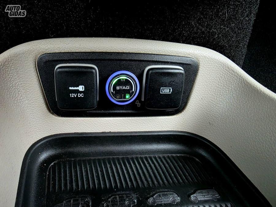 Chrysler Pacifica 2017 in Panevezys, with an engine capacity of 3.60 L and mileage of 139 thousand km for 14585 €, photo 12 on AUTOMOTO.COM.LV
