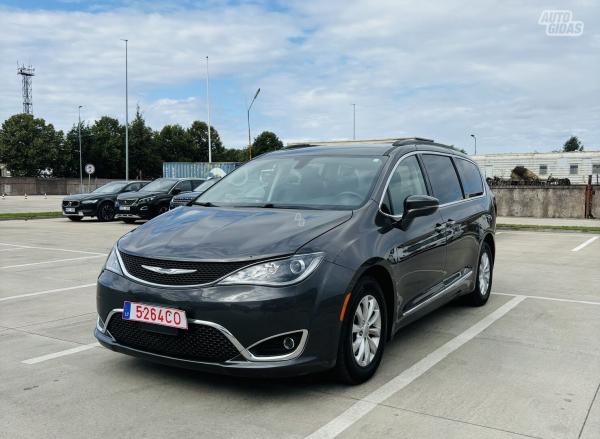Chrysler Pacifica 2017 Šauļi, ar dzinēja tilpumu 3.60 L un nobraukumu 200 tūkst. km par 14100 €, foto 1 vietnē AUTOMOTO.COM.LV