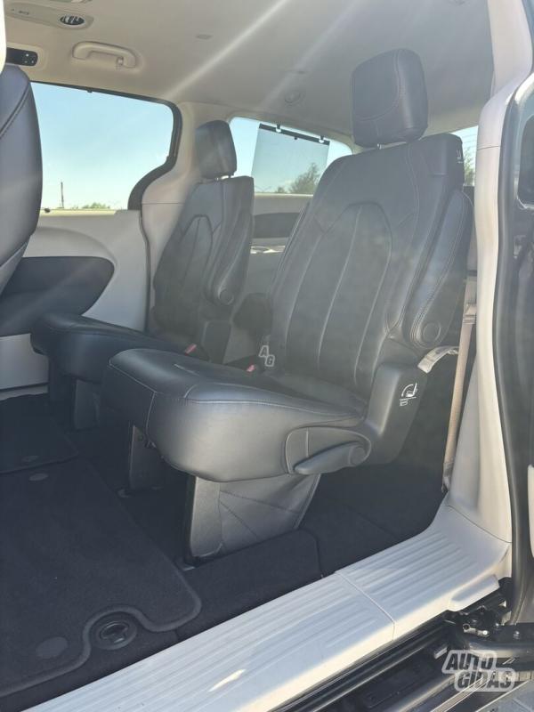 Chrysler Pacifica 2017 Šauļi, ar dzinēja tilpumu 3.60 L un nobraukumu 200 tūkst. km par 14100 €, foto 9 vietnē AUTOMOTO.COM.LV