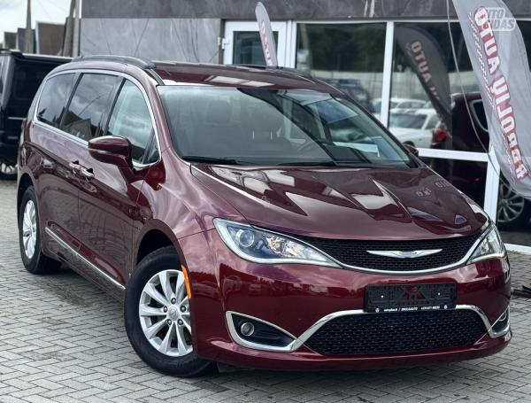 Chrysler Pacifica 2017 Radviliškis, ar dzinēja tilpumu 3.60 L un nobraukumu 165 tūkst. km par 13950 €, foto 2 vietnē AUTOMOTO.COM.LV