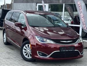 Chrysler Pacifica 2017 Radviliškis, ar dzinēja tilpumu 3.60 L un nobraukumu 165 tūkst. km par 13950 €, foto 3 vietnē AUTOMOTO.COM.LV