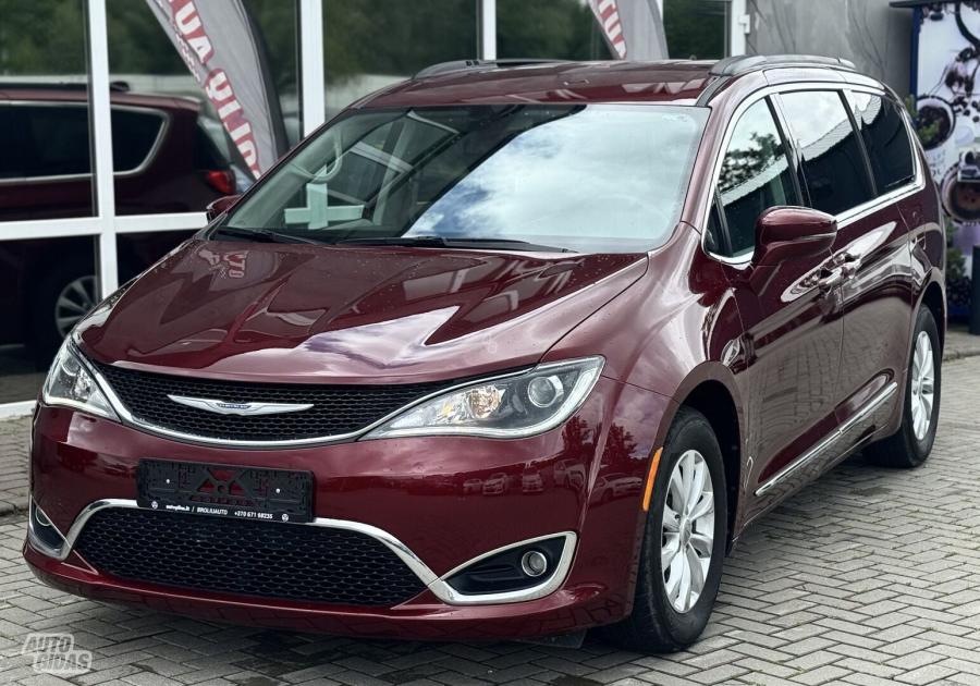 Chrysler Pacifica 2017 Radviliškis, ar dzinēja tilpumu 3.60 L un nobraukumu 165 tūkst. km par 13950 €, foto 4 vietnē AUTOMOTO.COM.LV