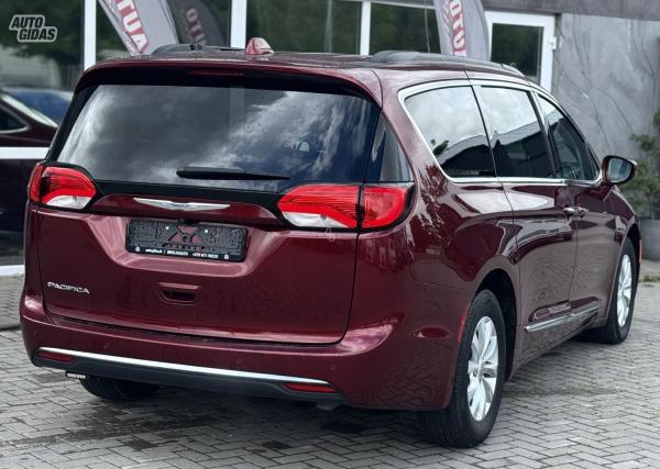Chrysler Pacifica 2017 Radviliškis, ar dzinēja tilpumu 3.60 L un nobraukumu 165 tūkst. km par 13950 €, foto 9 vietnē AUTOMOTO.COM.LV
