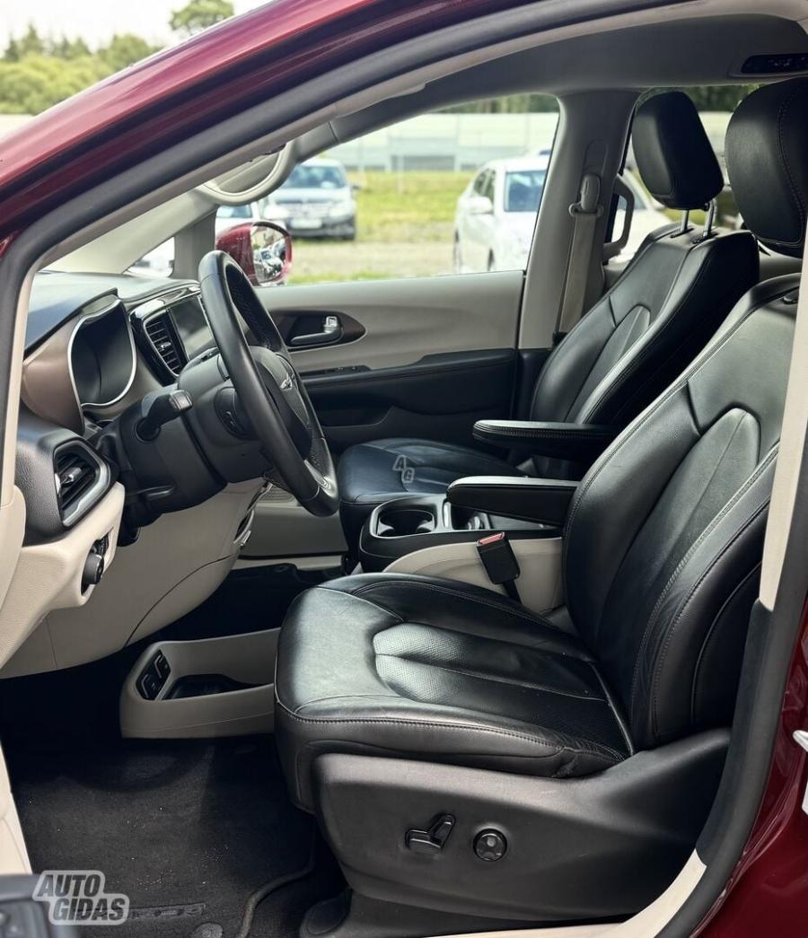 Chrysler Pacifica 2017 Radviliškis, ar dzinēja tilpumu 3.60 L un nobraukumu 165 tūkst. km par 13950 €, foto 17 vietnē AUTOMOTO.COM.LV