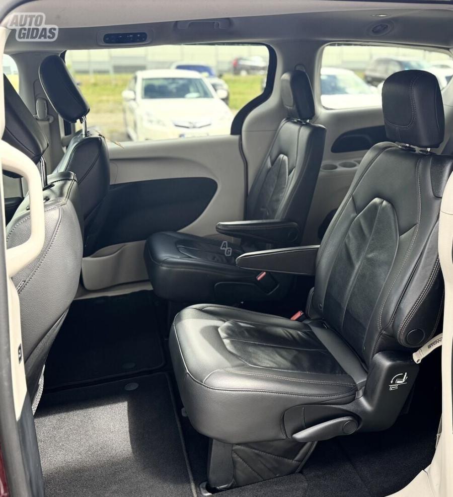 Chrysler Pacifica 2017 Radviliškis, ar dzinēja tilpumu 3.60 L un nobraukumu 165 tūkst. km par 13950 €, foto 28 vietnē AUTOMOTO.COM.LV