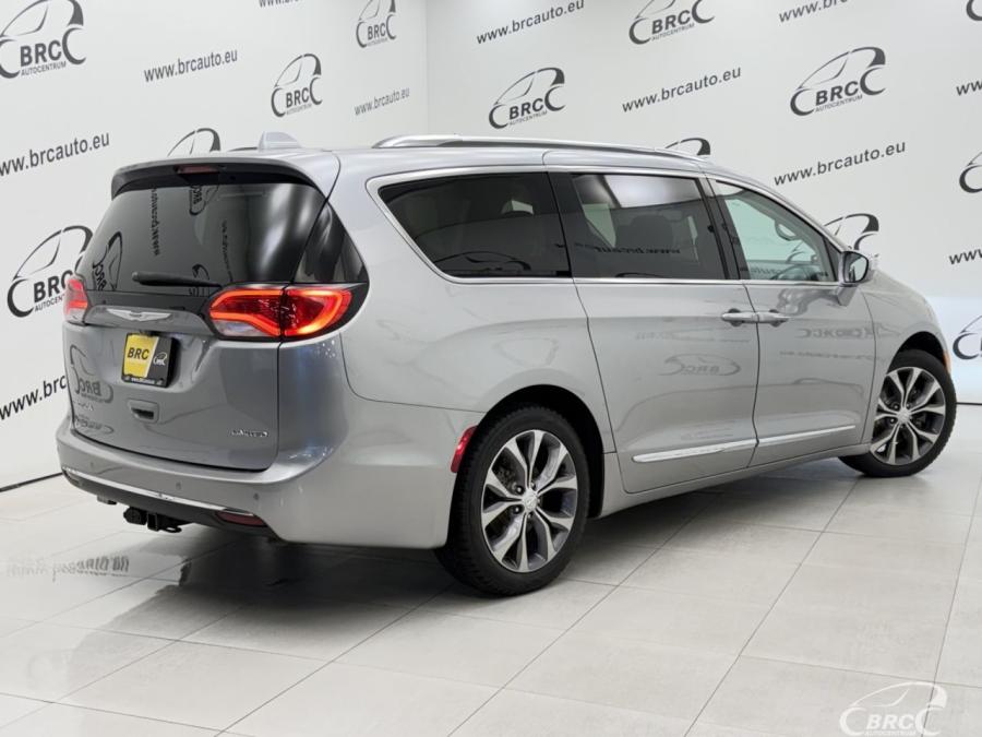 Chrysler Pacifica 2017 in Vilnius, with an engine capacity of 3.61 L and mileage of 225 thousand km for 14900 €, photo 3 on AUTOMOTO.COM.LV