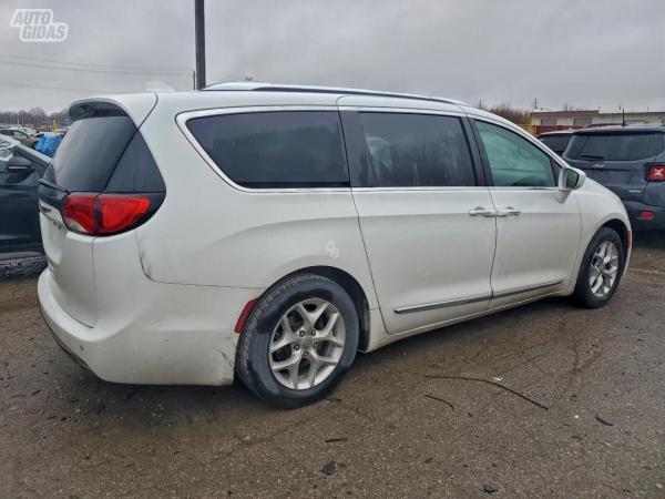Chrysler Pacifica 2018 Klaipėda, ar dzinēja tilpumu 3.60 L un nobraukumu 250 tūkst. km par 8350 €, foto 7 vietnē AUTOMOTO.COM.LV