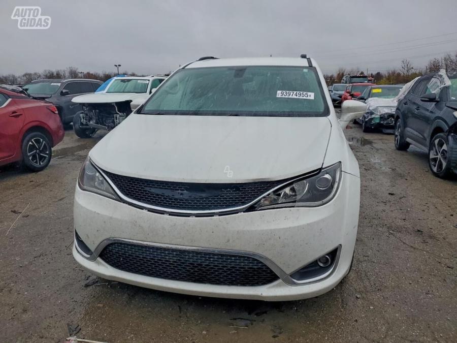Chrysler Pacifica 2018 Klaipėda, ar dzinēja tilpumu 3.60 L un nobraukumu 250 tūkst. km par 8350 €, foto 9 vietnē AUTOMOTO.COM.LV