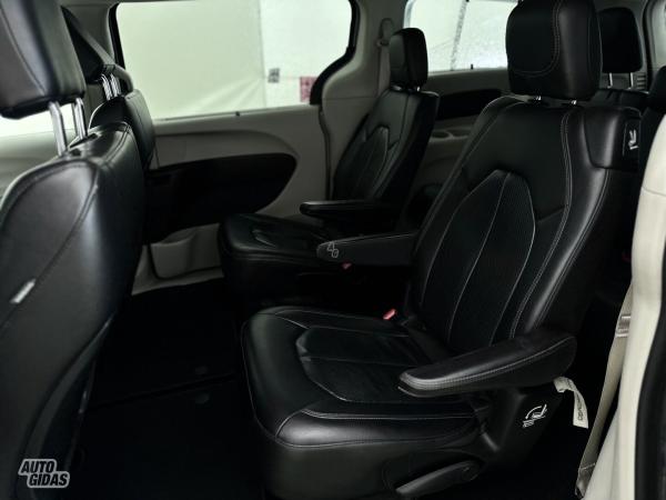 Chrysler Pacifica 2018 in Avizieniai, with an engine capacity of 3.60 L and mileage of 140 thousand km for 17700 €, photo 10 on AUTOMOTO.COM.LV