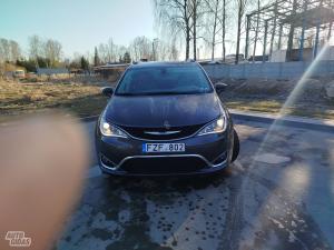 Chrysler Pacifica 2018 in Panevezys, with an engine capacity of 3.60 L and mileage of 72 thousand km for 15600 €, photo 3 on AUTOMOTO.COM.LV