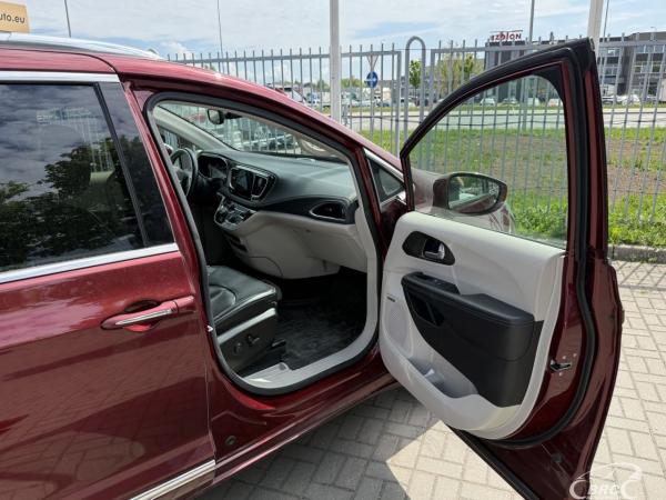 Крайслер Пасифик 2018 в Клайпеда, объемом двигателя 3.60 л и пробегом 212 тыс. км за 17000 €, фото 3 на AUTOMOTO.COM.LV