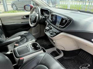 Chrysler Pacifica 2018 Klaipėda, ar dzinēja tilpumu 3.60 L un nobraukumu 212 tūkst. km par 17000 €, foto 6 vietnē AUTOMOTO.COM.LV