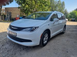 Chrysler Pacifica 2018 in Vilnius, with an engine capacity of 3.60 L and mileage of 199 thousand km for 17900 €, photo  on AUTOMOTO.COM.LV